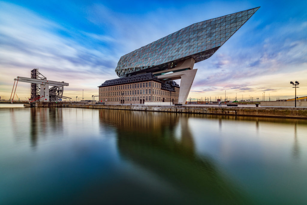 Antwerpen – Zaha-Hadid-Hafenhaus - Galerie Saudade